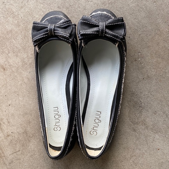 Shoes | Black Bow Flats With White Trim Size 38 | Poshmark